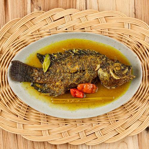 Resep Ikan Bumbu Kuning Mudah & Praktis - Segari